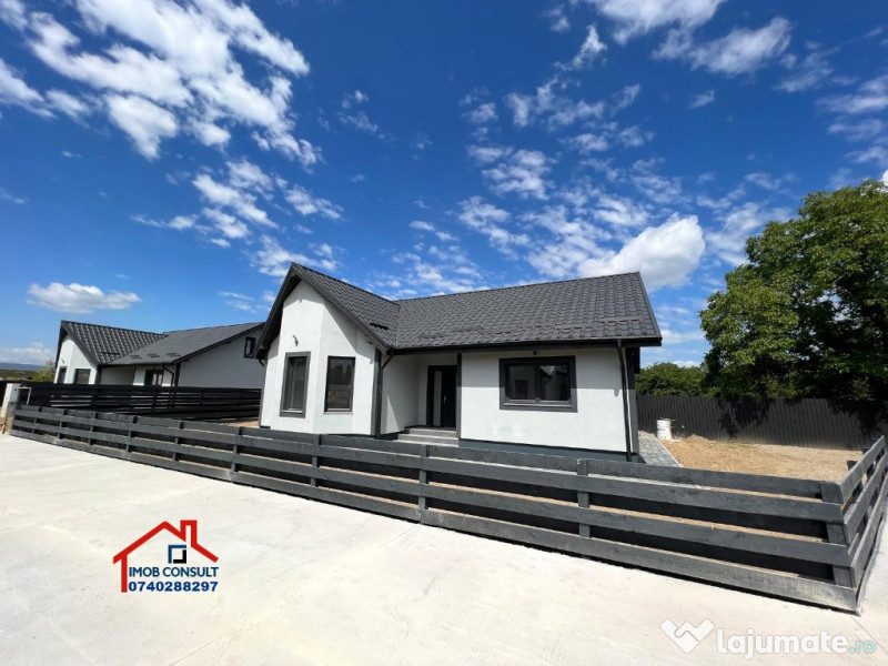 Letea Veche langa Primarie , Case DEOSEBITE!, 137.000 eur - Lajumate.ro