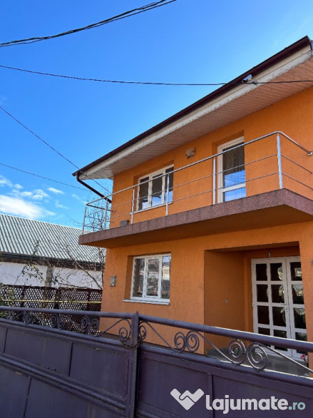 Vila zona scoala nr.7, 170.000 eur - Lajumate.ro