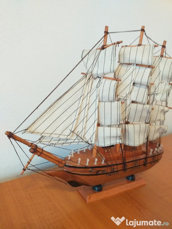 Macheta veche Corabie cu panze,anii 1970,lucrata manual