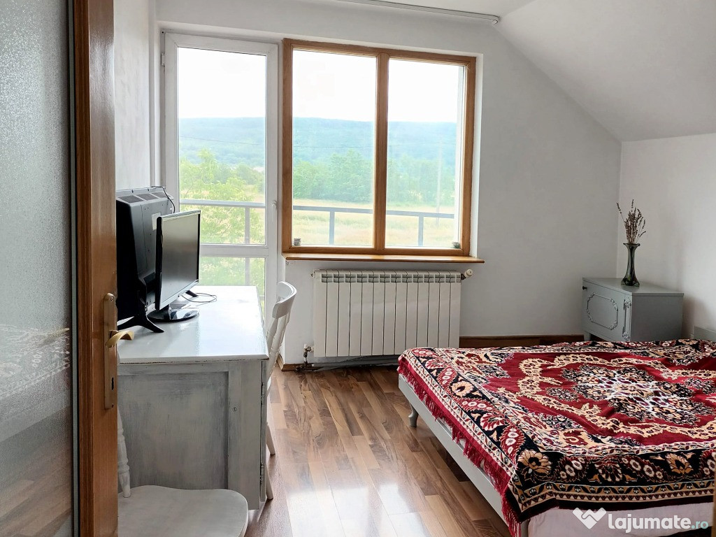 Vila 4 cam s+p+1 gradina zona deosebita Hemeius Bacau