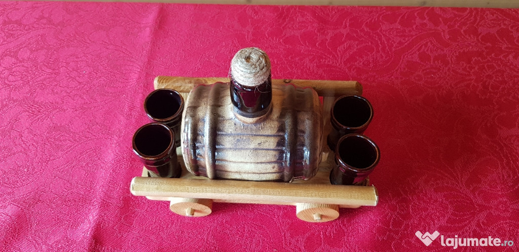 Butoi in caruta butelca/sticla tuica, palinca, visinata