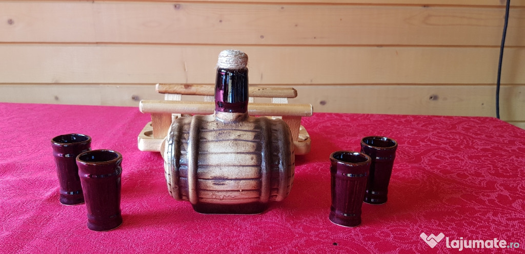 Butoi in caruta butelca/sticla tuica, palinca, visinata