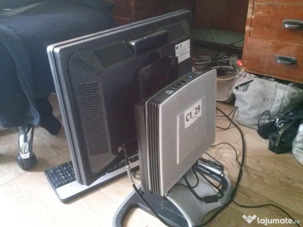 Monitor cu calculator incorporat