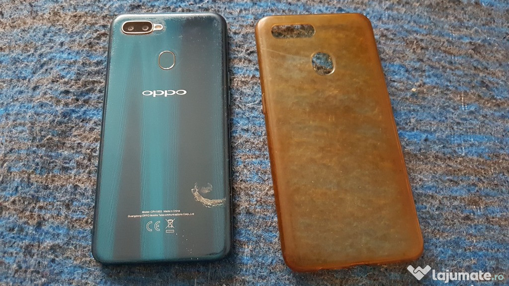 Telefon OPPO cu display-ul spart