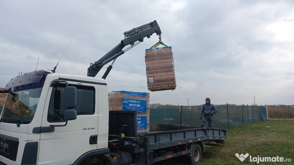 Doua remorci si o semiremorca