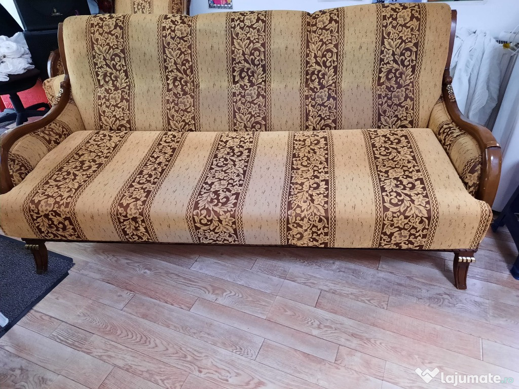 Mobilier pentru hol. Cuier, pantofar si oglinda