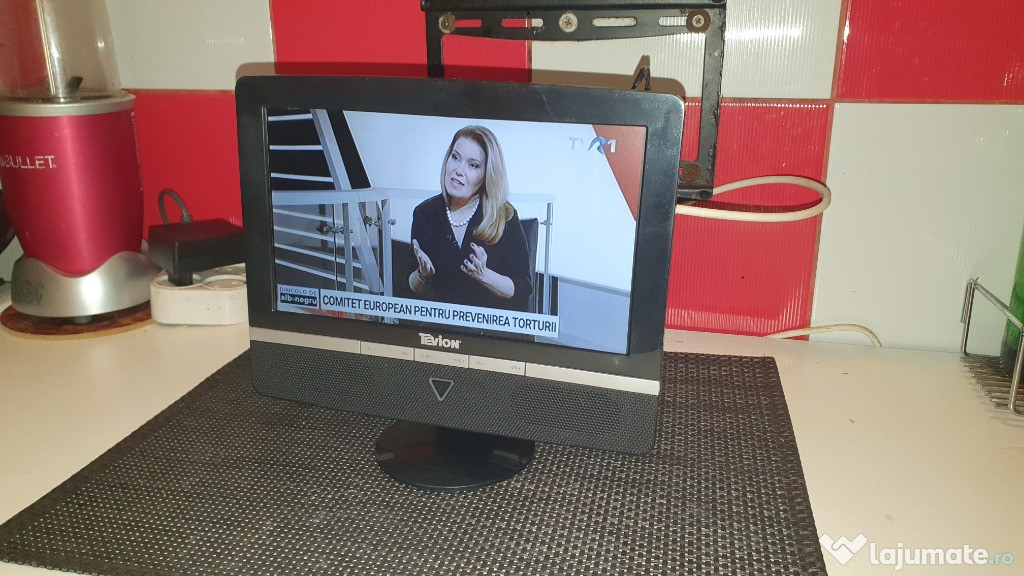 Tv mic 12v-220v= rulota sau bucatarie