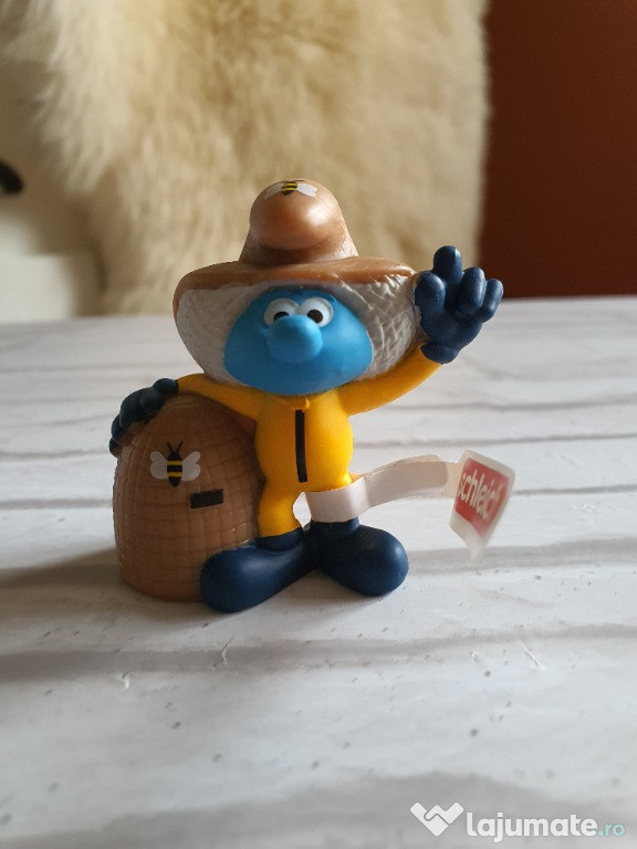 Figurina Strumf apicultor cu stup Schleich 2022