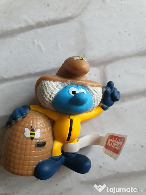 Figurina Strumf apicultor cu stup Schleich 2022