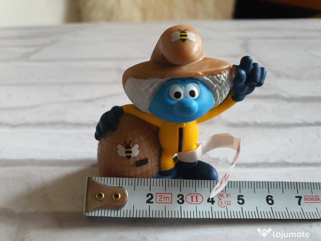 Figurina Strumf apicultor cu stup Schleich 2022